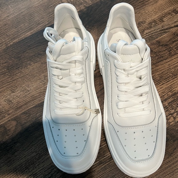 Stuart Weitzman | Shoes | Stuart Weitzman Ryan Lowtop Sneaker | Poshmark